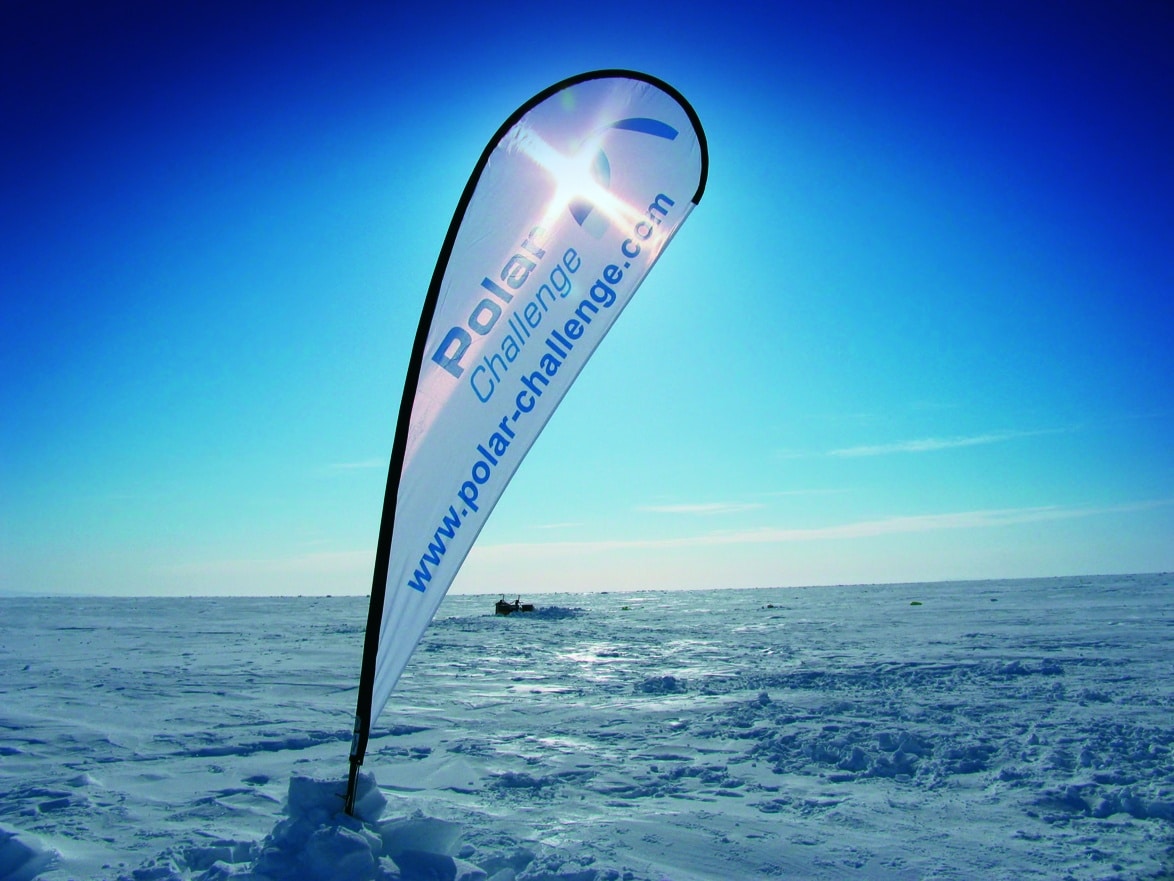 The Legendary Flying Banner - Expand a Sign